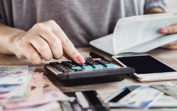 5 tips for managing your money - Money To The Masses